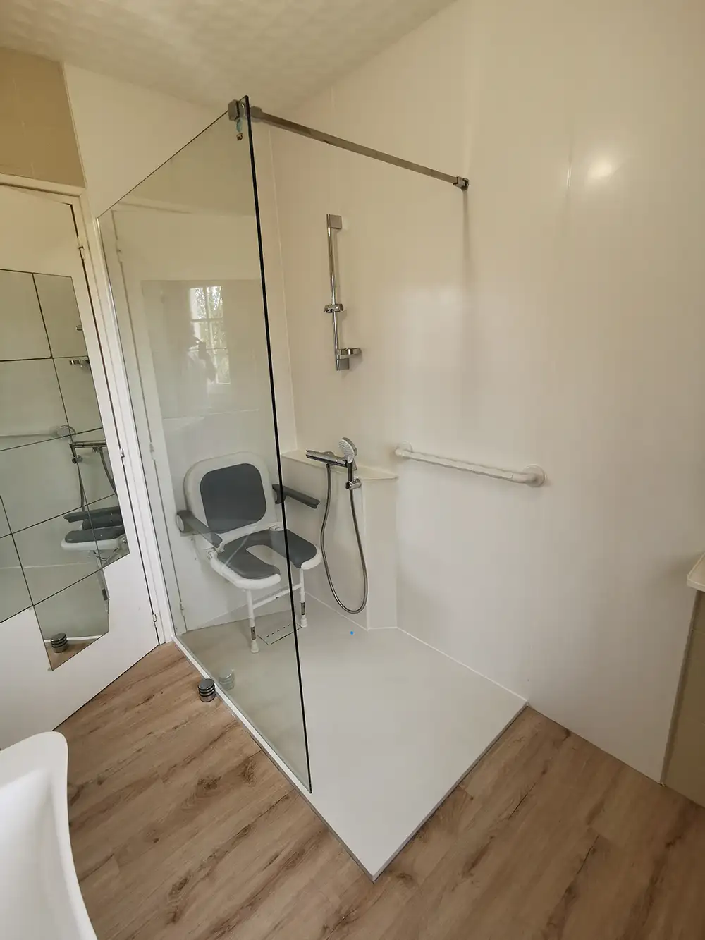 Salle de bain PMR vannes | Salle de bain adaptée PMR Pontivy
